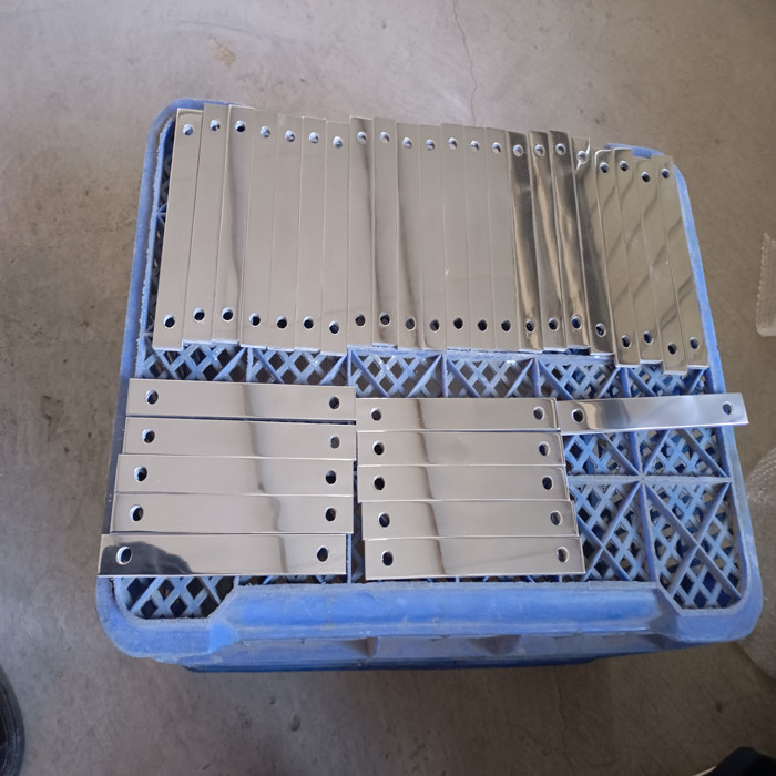 Steam Purging Target Plate and Target Plate Device for Steam Blowing